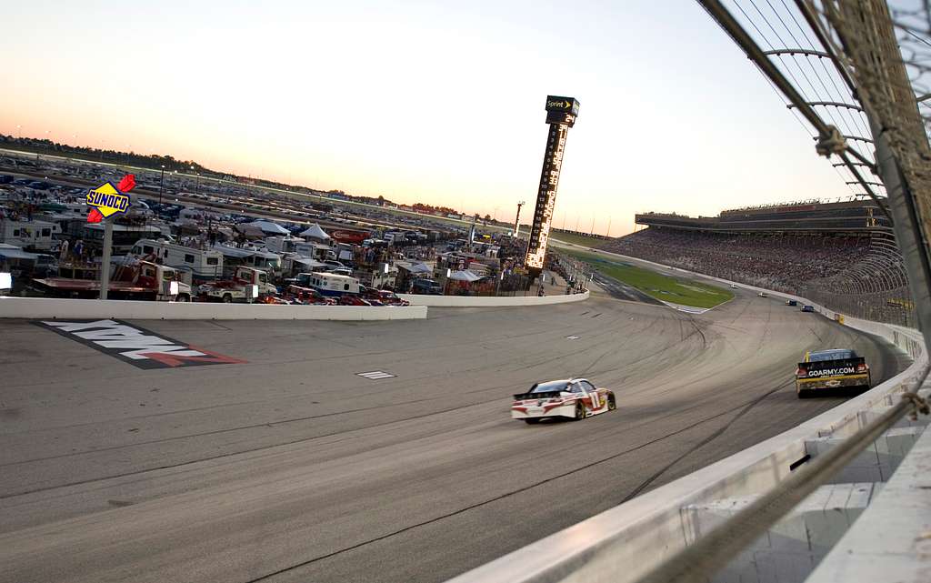 Paid Extras Needed in Atlanta for Motor Speedway Promo